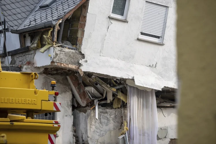Hotel Collapse in Germany: One Dead, Several Injured